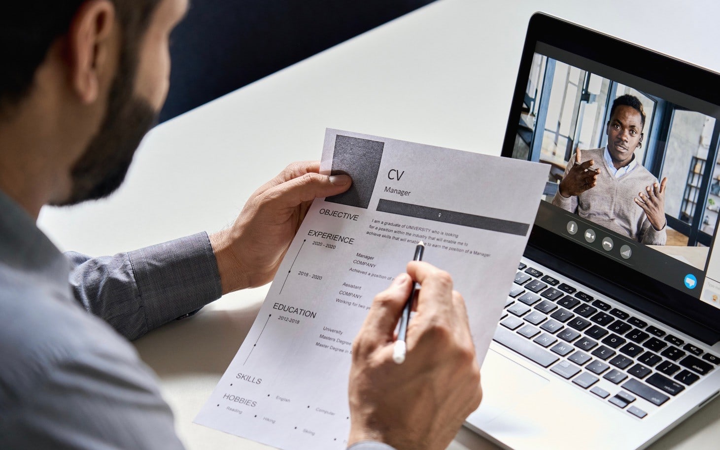 How to standout in your video/virtual job interview - HireMinds